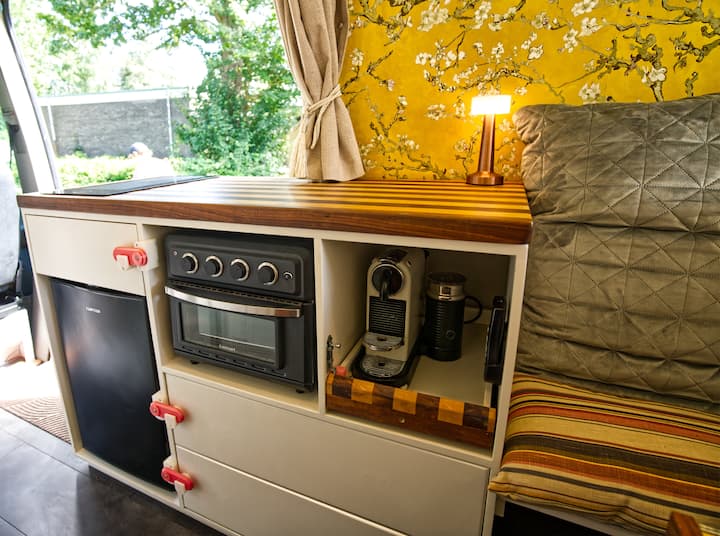 Ultimate Campervan Hotel: Solar, Shower & Cooking - Purmerend