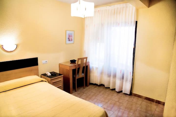 Hostal Guzman El Bueno By Gaiarooms - Individual - 萊昂