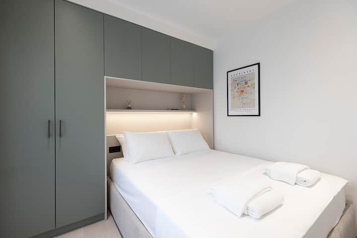 Urban Folks | Sky Apartment - Salónica