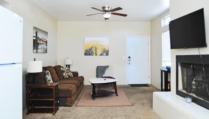 Airy Tucson Retreat | Modern, Cozy, Near U Of A - Tucson