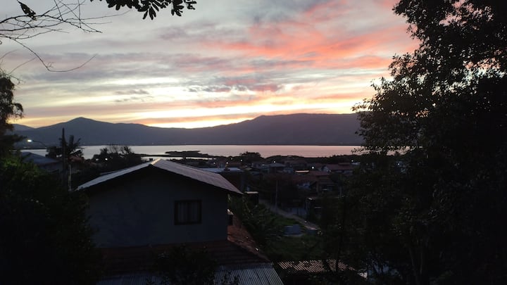 Casa Com Linda Vista Pra Lagoa, Ar E Churrasqueira - Garopaba