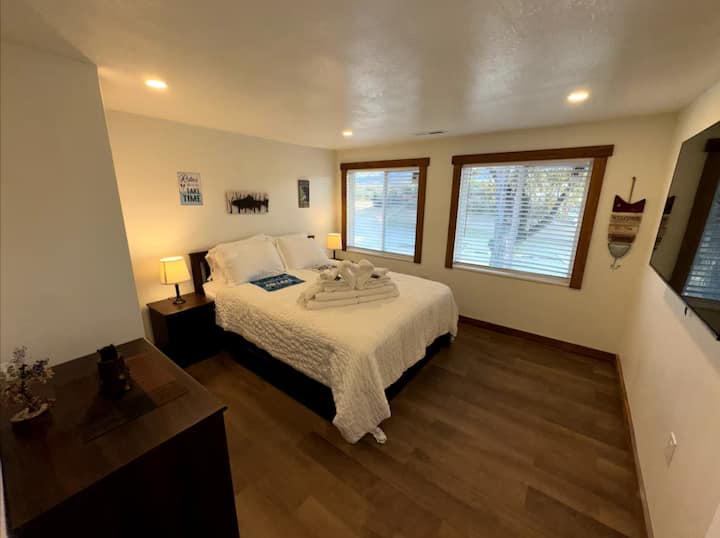 Lakeview Cabin | Pine | Optional Boat Slip - Douglas Lake, TN