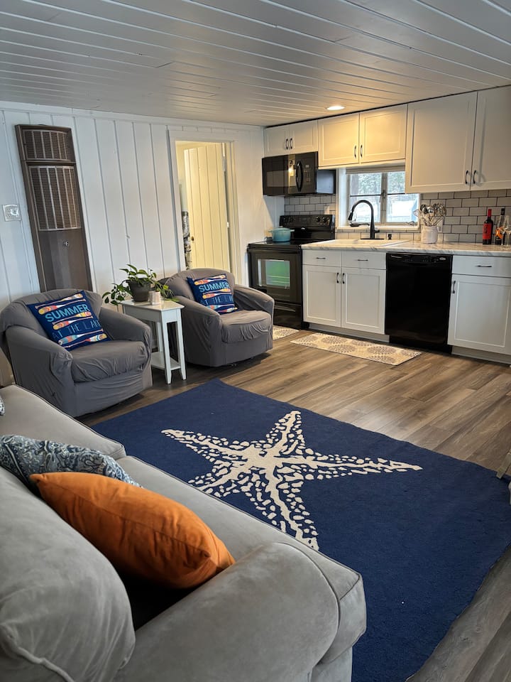 Lakehouse Cottage - Rose Lake, Coldwater