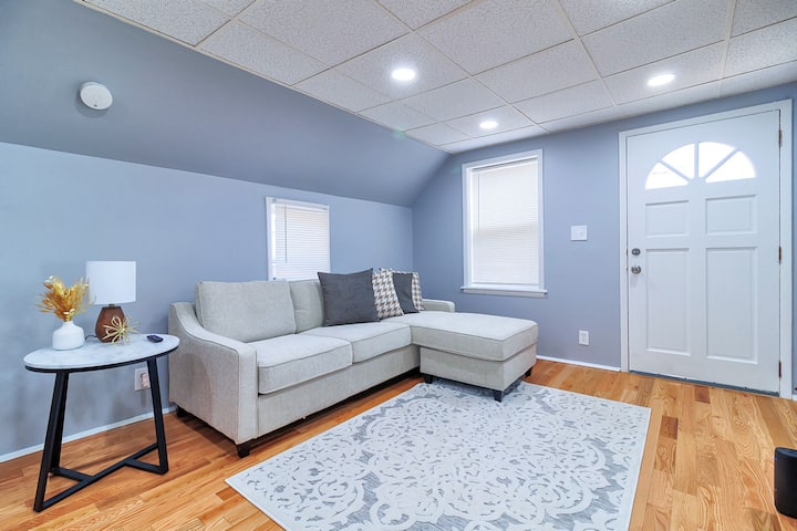 Lovely 1 Bedroom Apt In Cohoes Peaceful & Cozy - Troy, NY