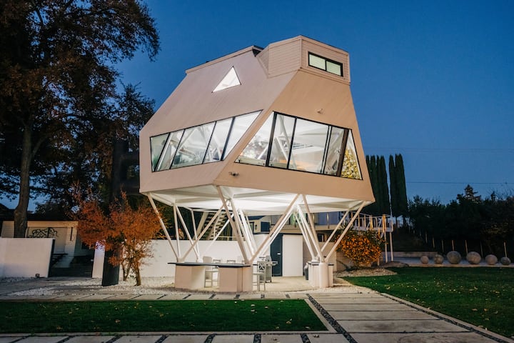 The Spaceship - West Sacramento, CA