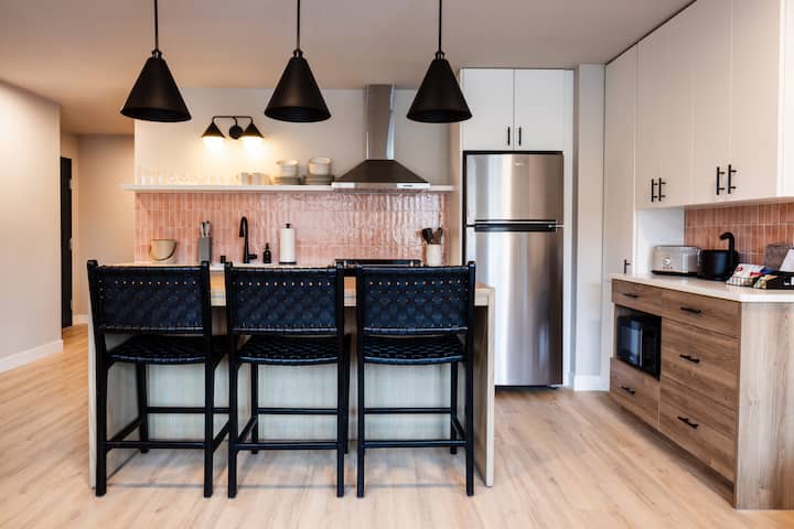 The Dylin By Mint House | Three Bedroom Suite - Madison, WI