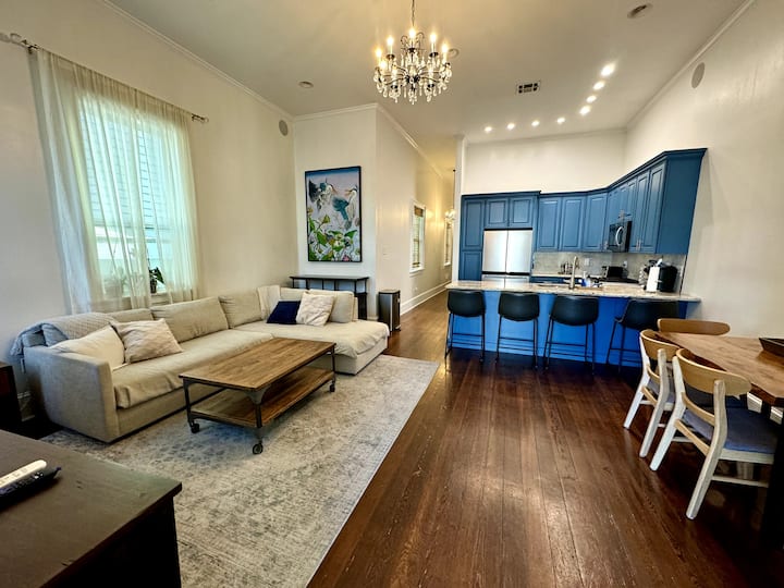Midcity Vibes - Metairie, LA