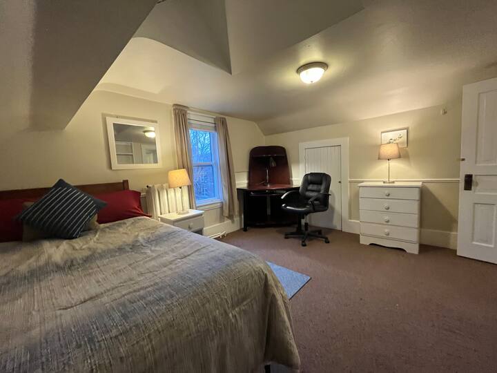 Hfx. Downtown1 Bedroom In 3 Bed - May 2025 - Halifax, NS