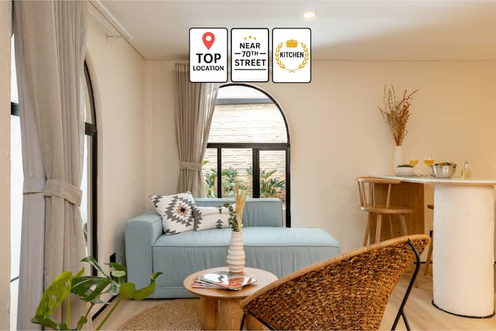 Luxury Boho Apartment - A/c - Kitchen- Fast Wi-fi - Medellín