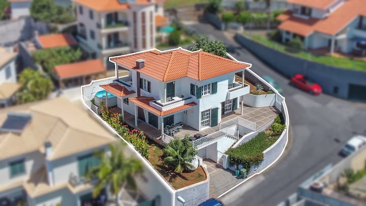 Bom Sucesso House - Funchal