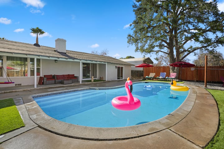 Free Hot Tub|pool|game Room|firepit|sleeps 12 - San Jacinto, CA