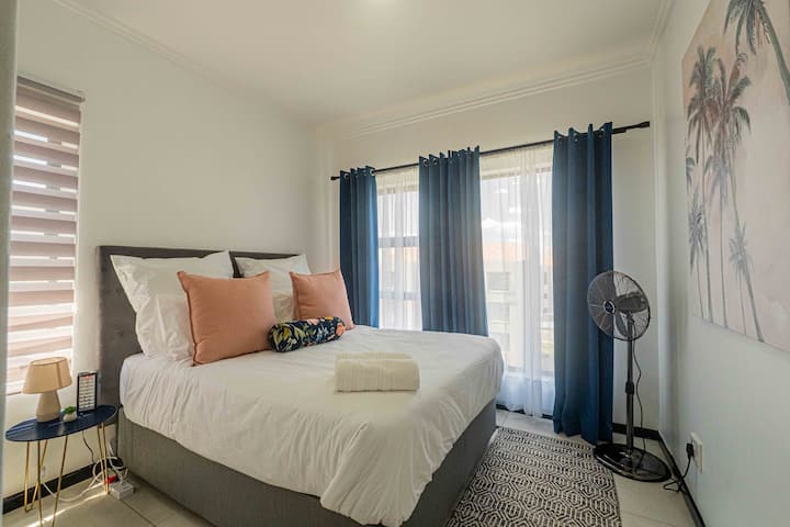 Fourways Skyline Retreat | 2 Bed | 2 Bath - Chartwell