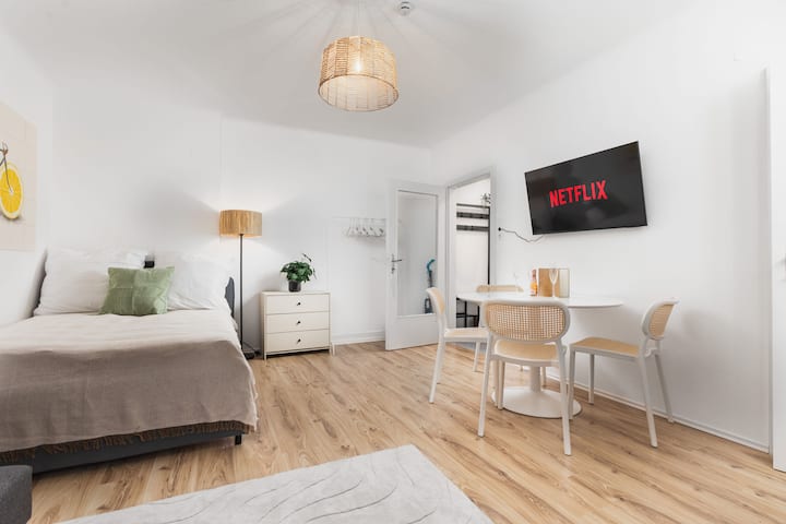 Modern Apartment In Linz With Netflix And Balcony - Leonding