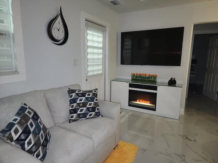 Stylish Modern Home With Spacious Outdoor Oasis - Tampa, FL