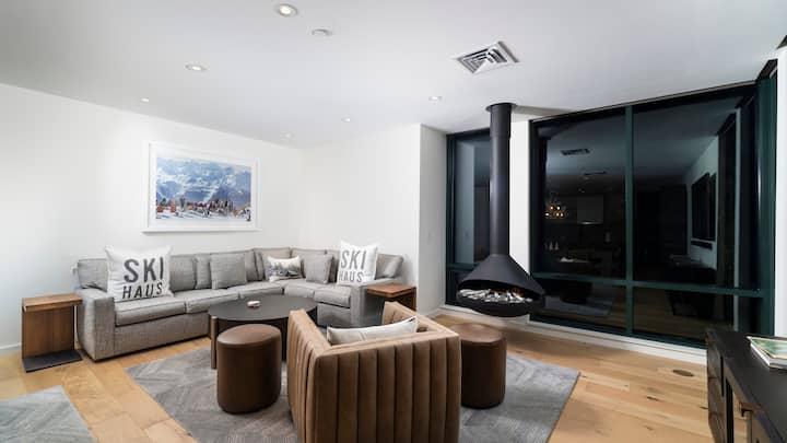 New 3 Bedroom Ski In/out Residence - Sleeps 10! - Stowe, VT