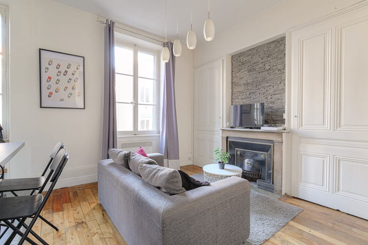 Joli Studio Fonctionnel, 2 Personnes, Charpennes - ibis budget Lyon Villeurbanne