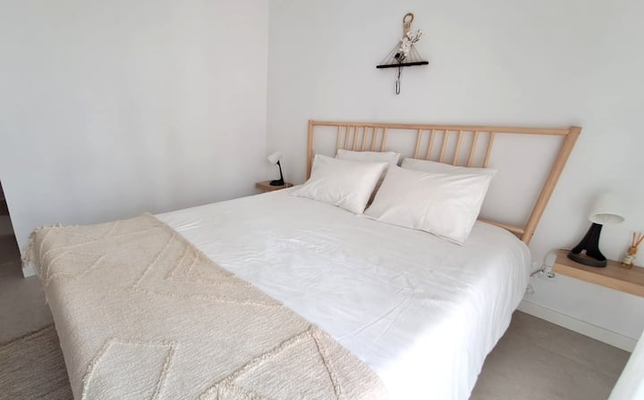 Surf Aroeira Suite, 8 Min Beach, 25 Min Lisbon - 阿爾馬達