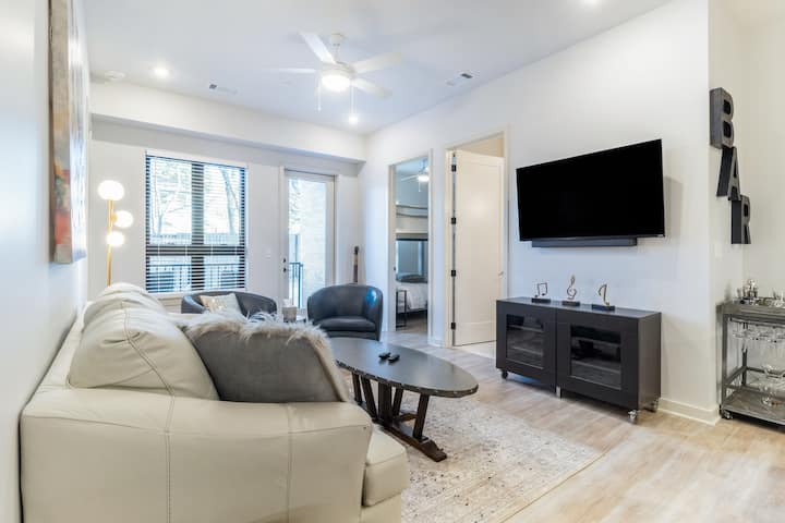 Chic 3br On Music Row With Pool & Downtown Views - 納什維爾