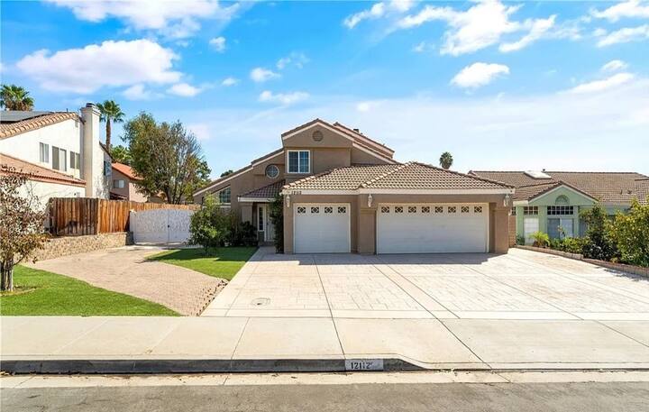 Beautiful 4br Home With Pool In Scenic M Valley - Moreno Valley, CA