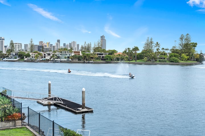 Perfect Waterfront Escape In Surfers Paradise - 布羅德海灘