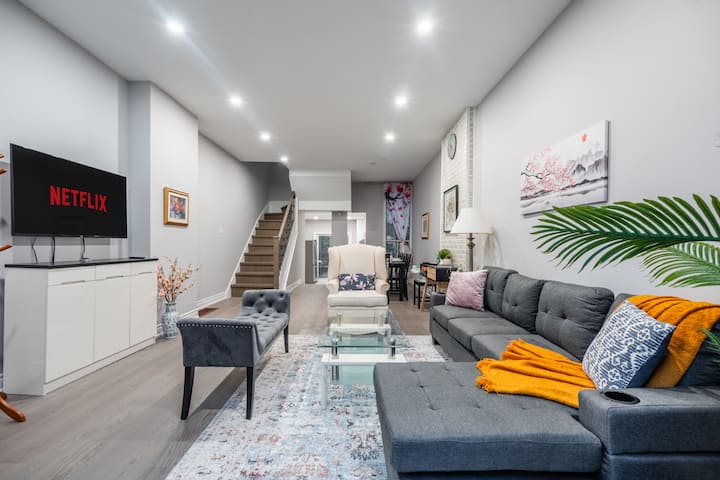 Charming, Spacious 6br Townhouse Near Downtown - Toronto