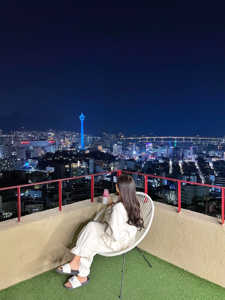 곽튜브 방문숙소(부산 최고의 숨막히는 뷰, 1,2,3층 모두 단독사용) - Busan