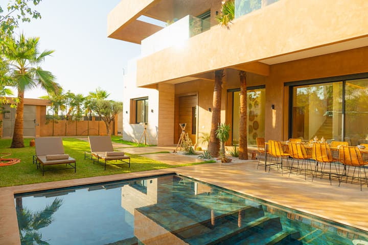 Sublime Villa Avec Ascenseur + Piscine Chauffée - Marrakesh