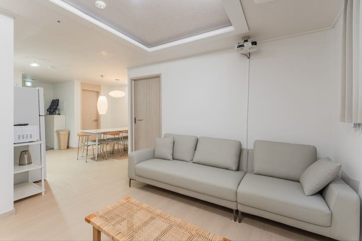 Orient House2) 부산역 도보 5분거리.패밀리 스위트룸. - Busan