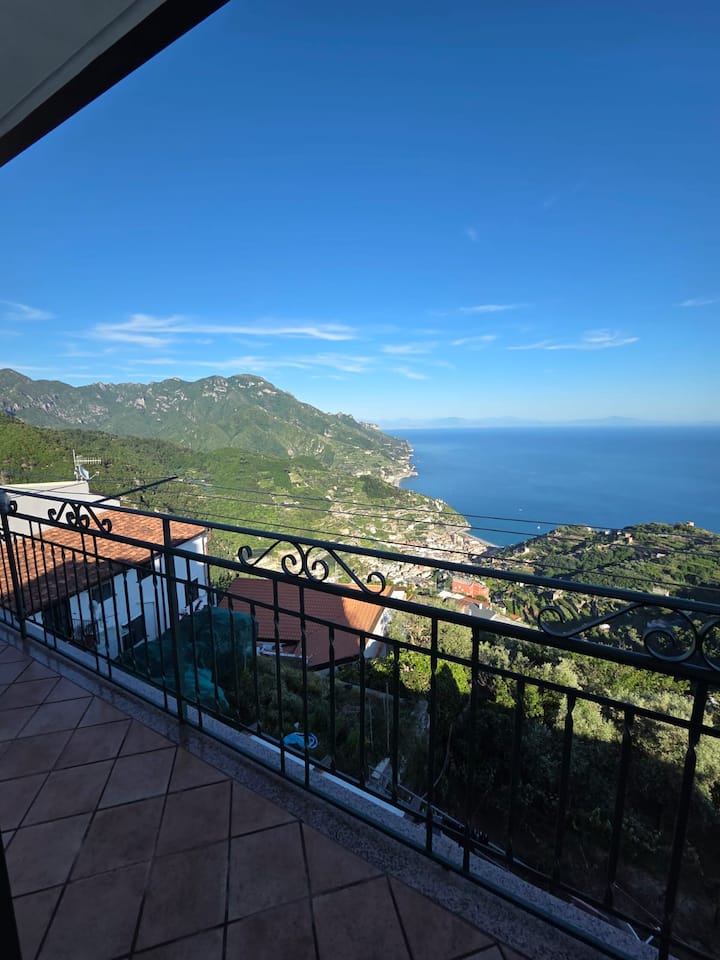 Ravello Tra Cielo E Mare - Ravello