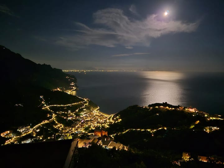 Ravello Tra Cielo E Mare - Tramonti