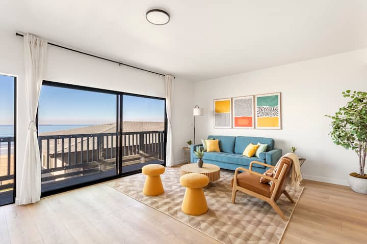 Ocean-front | On Strand | Private Deck | Wow Views - Manhattan Beach, CA