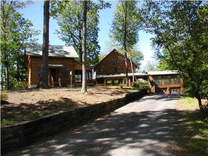 Mountain Lodge Room Near Nelson Rt151 - Wintergreen, VA