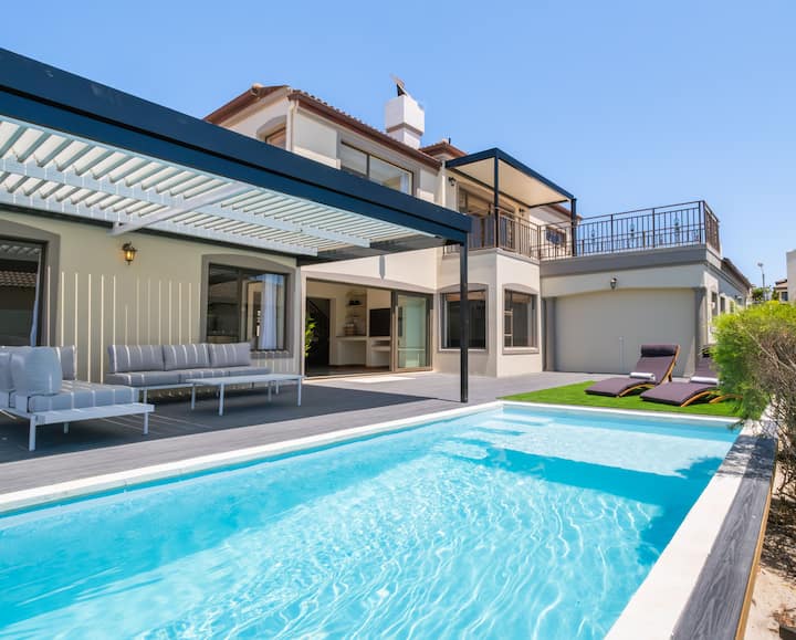 Villa Amara | Luxurious 12 Sleeper - Heated Pool - Kaapstad