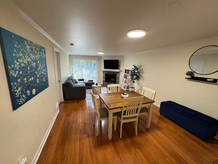 Cozy 2b/2b Kirkland Condo - Redmond, WA