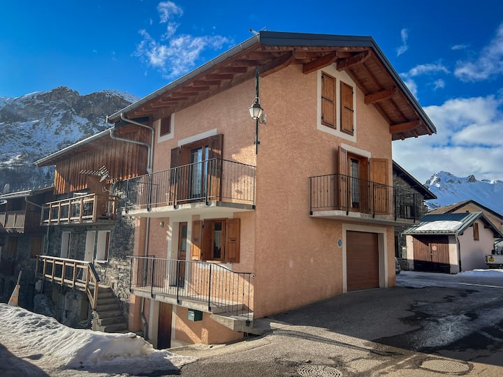 Chalet Spacieux Avec Vue Imprenable - Les Menuires