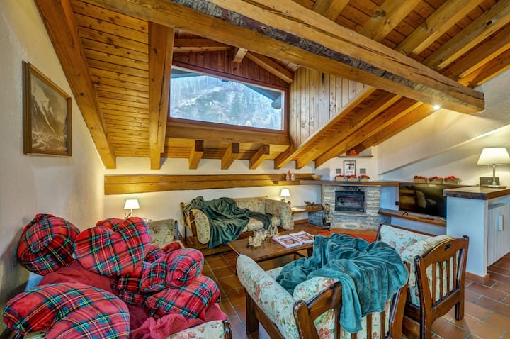 Casa Villair - Posteggio Privato + Wifi - Courmayeur