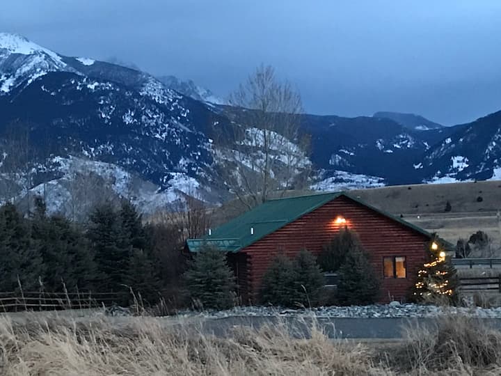 Moose Horn Lodge - A Montana Getaway Cabin - Montana