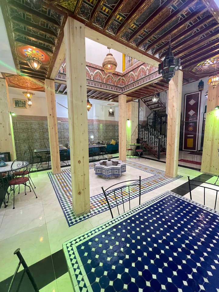 Riad Tradicional Completo 8 Habitaciones 24 Person - Fès