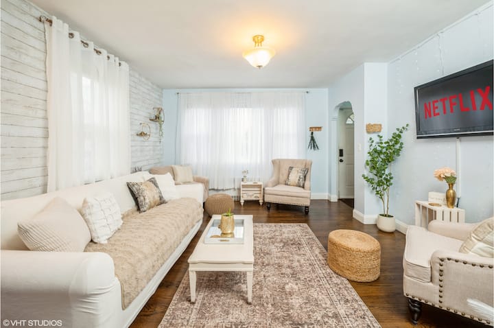 King Bed & Porch! Walk To Pubs, 30 Min Ride To Nyc - Bronx