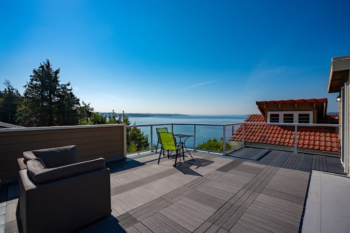 Serene Puget Sound Escape-private Suite + Rooftop - Des Moines, WA