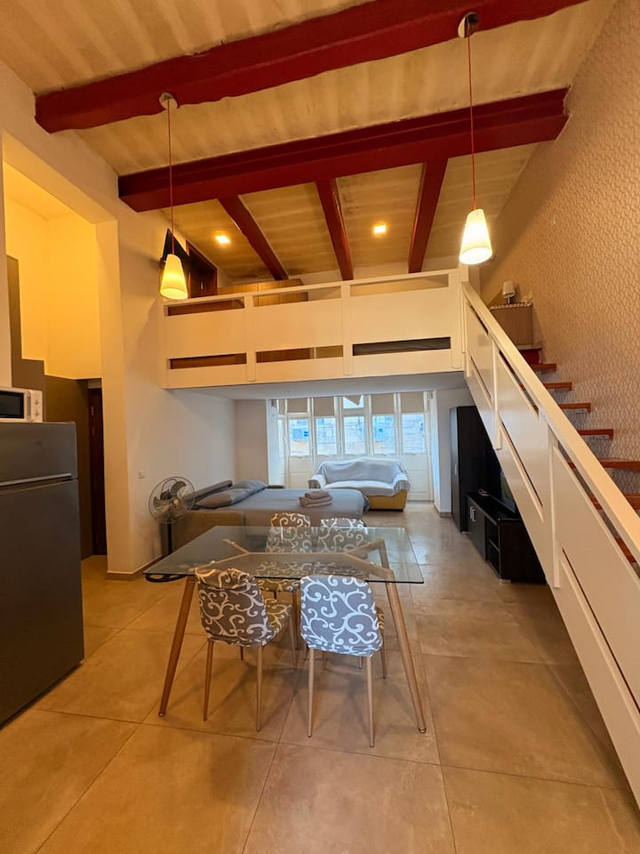 Modern Duplex Flat In Valletta - Valletta