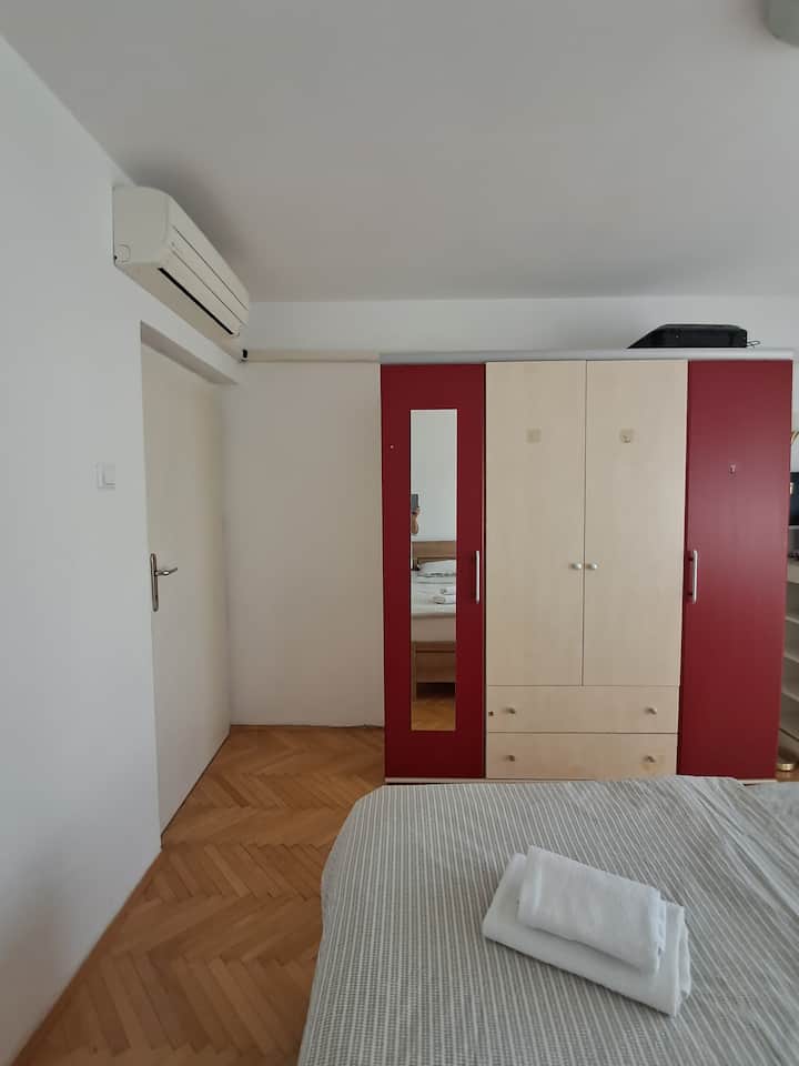 Quiet, Spacey Room With Balcony - Ljubljana