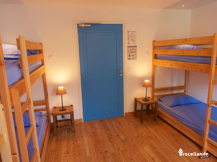 Auberge Du Champ Commun Dortoir 6 Places. - Guer