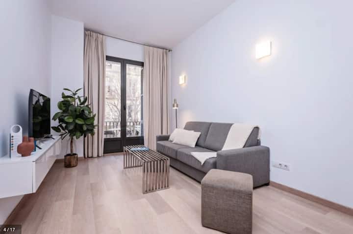 Groupflat 9-bedr 6-bath Next Casa Batlló 21people - Barcelona