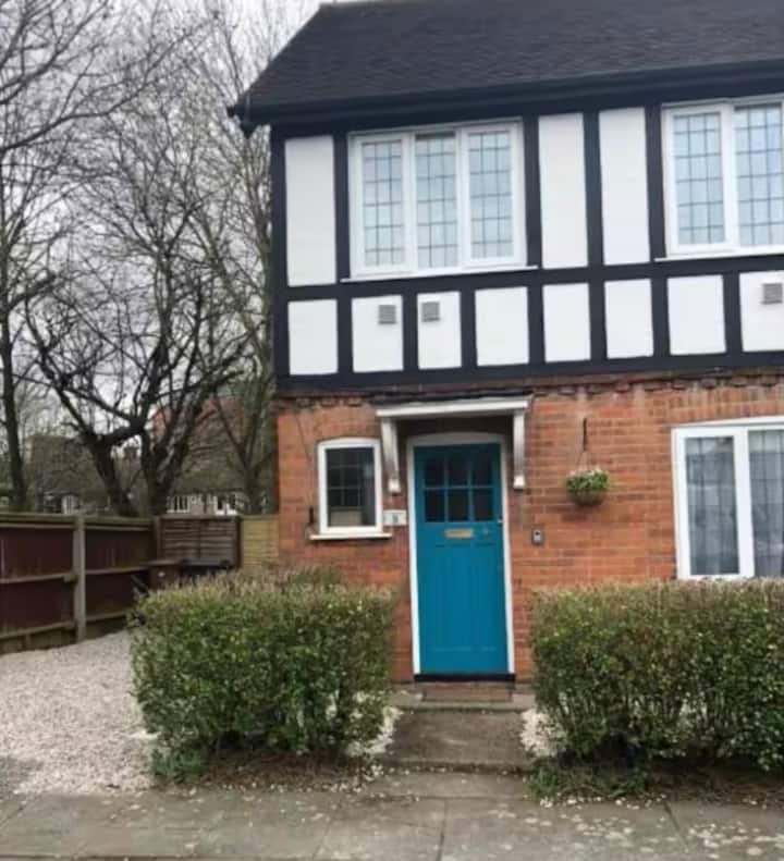 3 Bed, Fast Wifi, Close To Town, Private Drive - Chelmsford