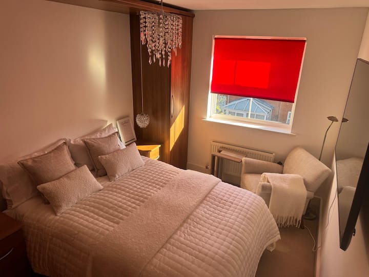 Stay At Alex’s - Redhill