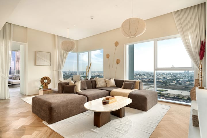 Seraya | 4br | Private Hot Tub | Canal Boardwalk - Dubai