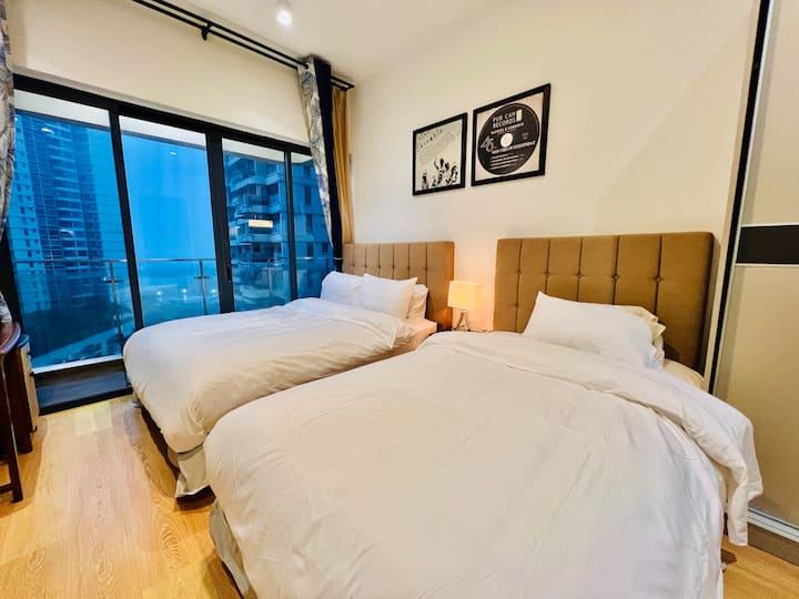 Amberside 08th Seaview 3r3b Family Suites@ 11pax - Johor Bahru