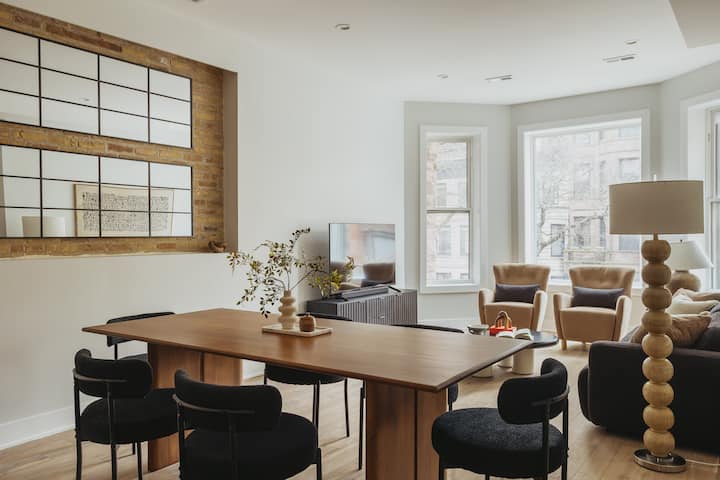Luxury Designer Apartment | Patio | Gold Coast - Chicago, IL