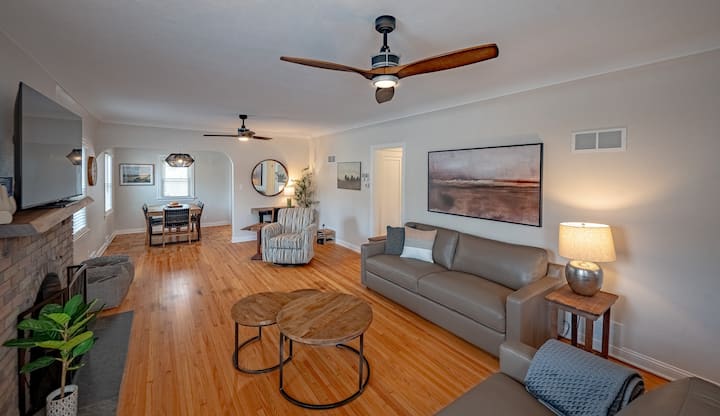 Pierce- Spacious Blonde Brick - 2 King 4 Queen! - Sioux City, IA